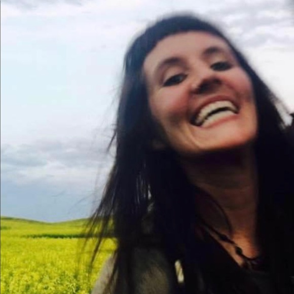 Sarah's Closet (@sarah_spunda) | Poshmark